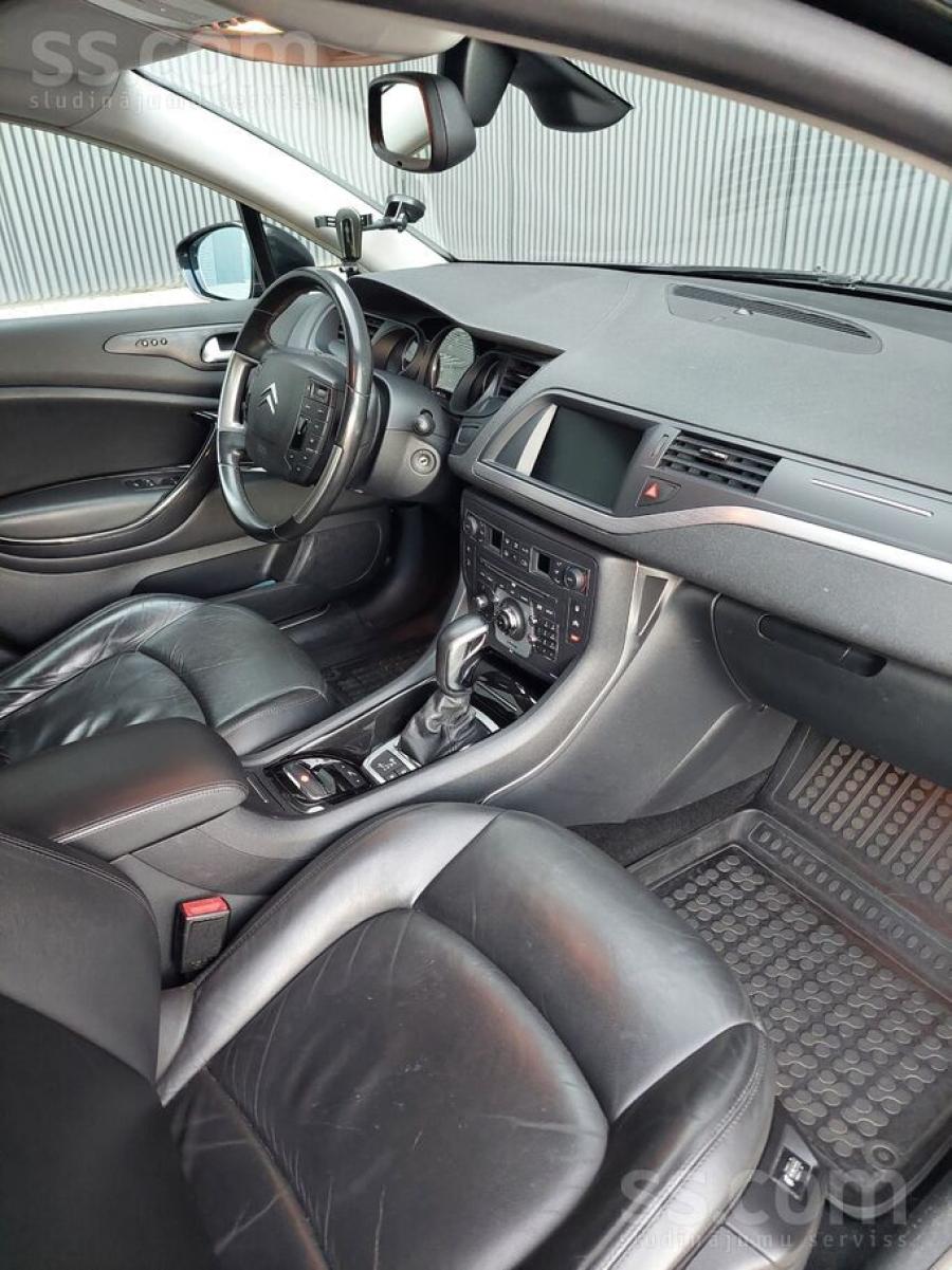 Melns Citroen C5 2012 Rīga, ar dzinēja tilpumu 2.20 L un nobraukumu 334 tūkst. km par 3350 €, foto 16 vietnē AUTOMOTO.COM.LV
