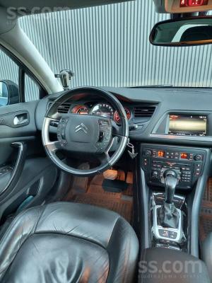 Melns Citroen C5 2012 Rīga, ar dzinēja tilpumu 2.20 L un nobraukumu 334 tūkst. km par 3350 €, foto 20 vietnē AUTOMOTO.COM.LV