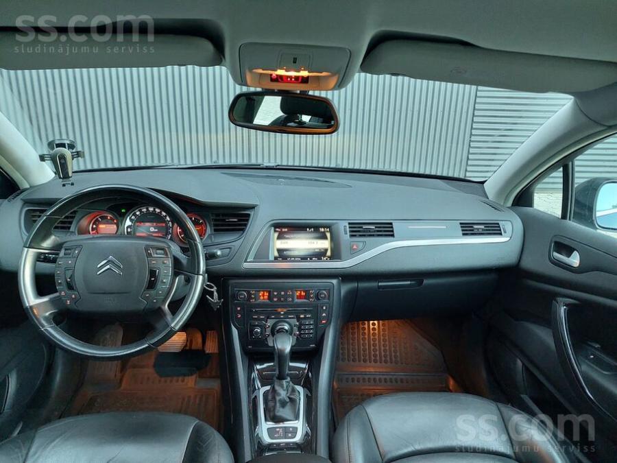 Melns Citroen C5 2012 Rīga, ar dzinēja tilpumu 2.20 L un nobraukumu 334 tūkst. km par 3350 €, foto 22 vietnē AUTOMOTO.COM.LV