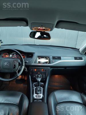 Melns Citroen C5 2012 Rīga, ar dzinēja tilpumu 2.20 L un nobraukumu 334 tūkst. km par 3350 €, foto 23 vietnē AUTOMOTO.COM.LV