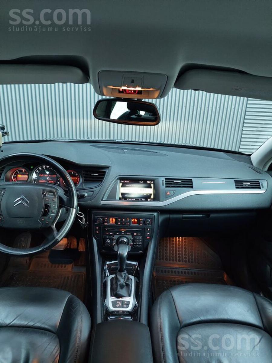 Melns Citroen C5 2012 Rīga, ar dzinēja tilpumu 2.20 L un nobraukumu 334 tūkst. km par 3350 €, foto 23 vietnē AUTOMOTO.COM.LV