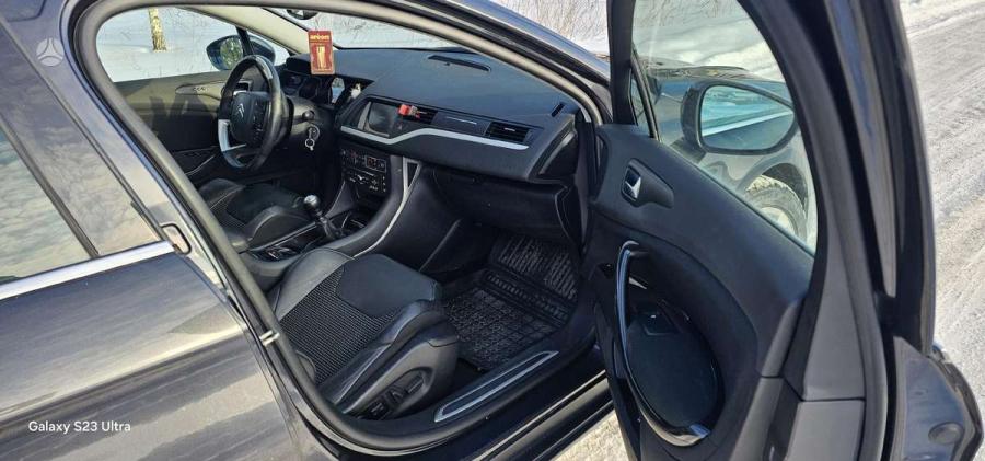 Black Citroen C5 2013 in Vilnius, with an engine capacity of 2.00 L and mileage of 253 thousand km for 4500 €, photo 11 on AUTOMOTO.COM.LV