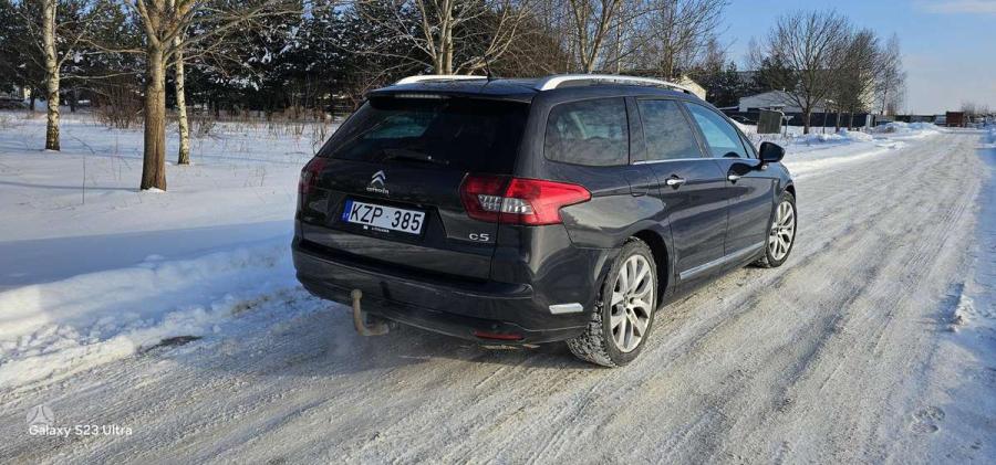 Black Citroen C5 2013 in Vilnius, with an engine capacity of 2.00 L and mileage of 253 thousand km for 4500 €, photo 12 on AUTOMOTO.COM.LV
