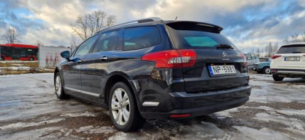 Black Citroen C5 2013 in Riga, with an engine capacity of 2.00 L and mileage of 241 thousand km for 5850 €, photo 3 on AUTOMOTO.COM.LV