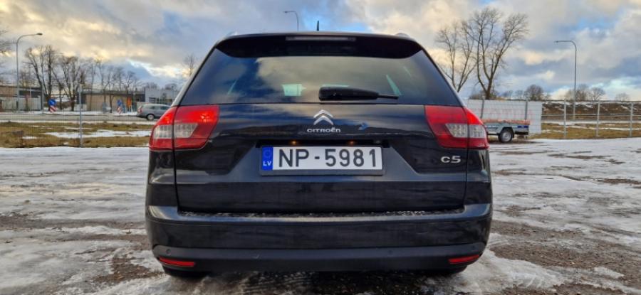 Melns Citroen C5 2013 Rīga, ar dzinēja tilpumu 2.00 L un nobraukumu 241 tūkst. km par 5850 €, foto 5 vietnē AUTOMOTO.COM.LV
