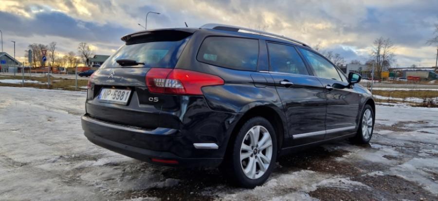 Melns Citroen C5 2013 Rīga, ar dzinēja tilpumu 2.00 L un nobraukumu 241 tūkst. km par 5850 €, foto 6 vietnē AUTOMOTO.COM.LV