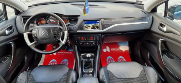 Black Citroen C5 2013 in Riga, with an engine capacity of 2.00 L and mileage of 241 thousand km for 5850 €, photo 9 on AUTOMOTO.COM.LV
