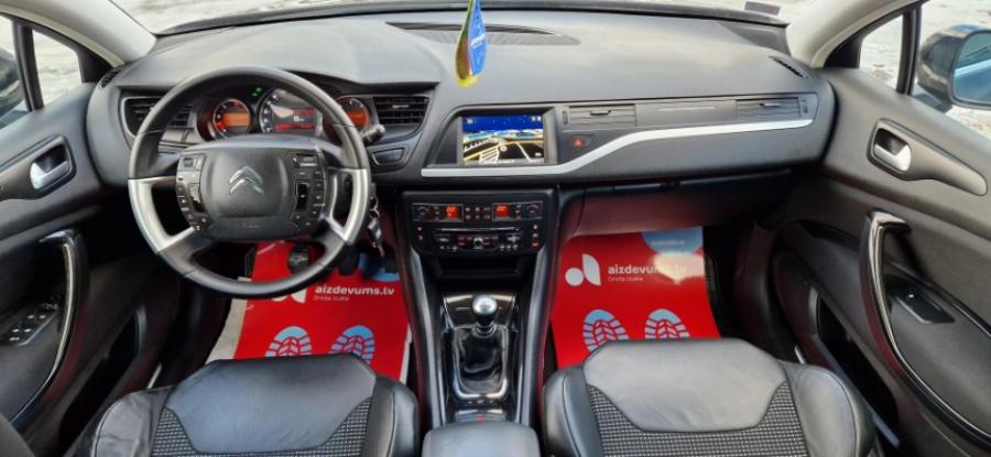 Melns Citroen C5 2013 Rīga, ar dzinēja tilpumu 2.00 L un nobraukumu 241 tūkst. km par 5850 €, foto 10 vietnē AUTOMOTO.COM.LV