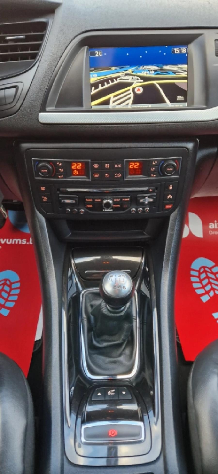 Melns Citroen C5 2013 Rīga, ar dzinēja tilpumu 2.00 L un nobraukumu 241 tūkst. km par 5850 €, foto 12 vietnē AUTOMOTO.COM.LV