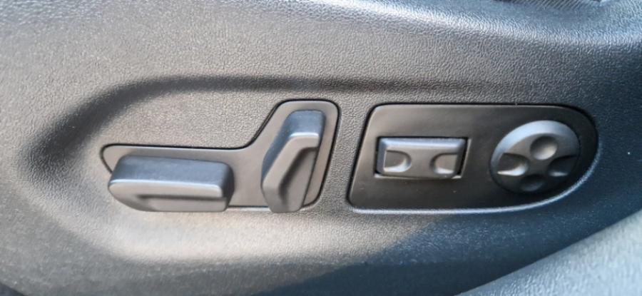 Melns Citroen C5 2013 Rīga, ar dzinēja tilpumu 2.00 L un nobraukumu 241 tūkst. km par 5850 €, foto 22 vietnē AUTOMOTO.COM.LV