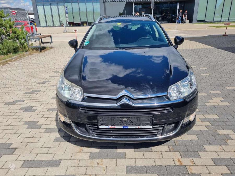 Black Citroen C5 2013 in Siauliai, with an engine capacity of 2.00 L and mileage of 230 thousand km for 4900 €, photo 3 on AUTOMOTO.COM.LV