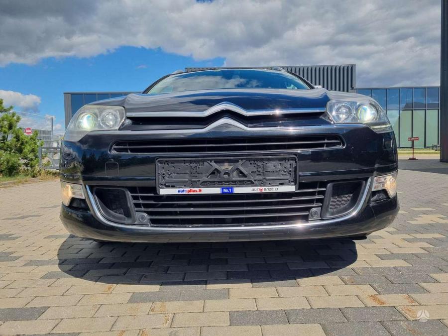 Black Citroen C5 2013 in Siauliai, with an engine capacity of 2.00 L and mileage of 230 thousand km for 4900 €, photo 4 on AUTOMOTO.COM.LV