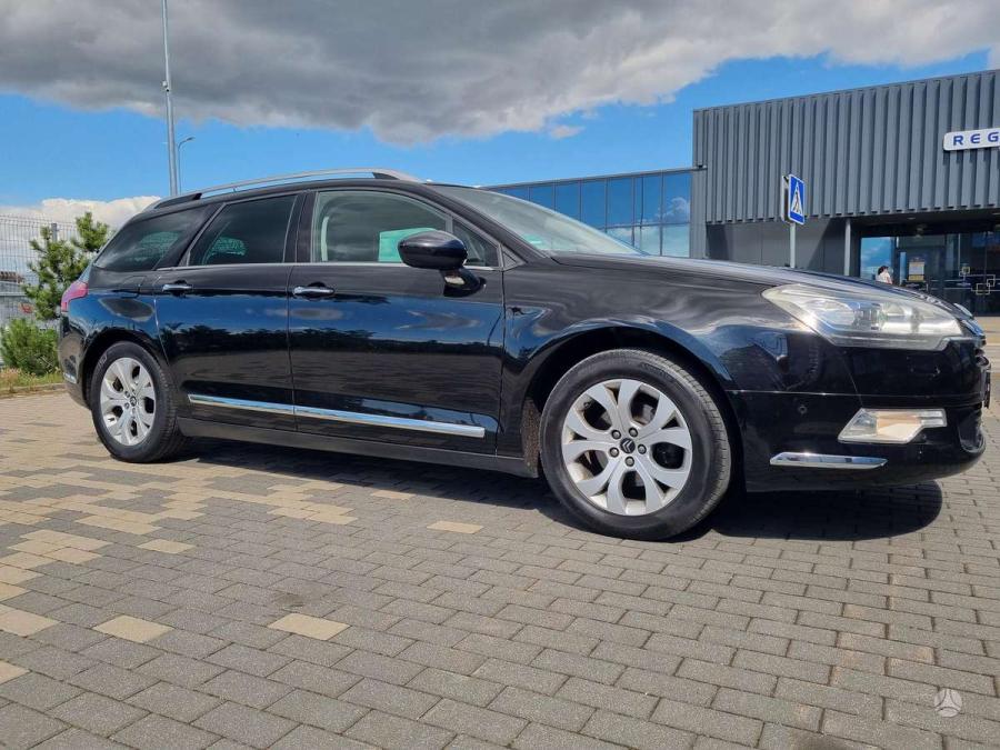 Black Citroen C5 2013 in Siauliai, with an engine capacity of 2.00 L and mileage of 230 thousand km for 4900 €, photo 6 on AUTOMOTO.COM.LV