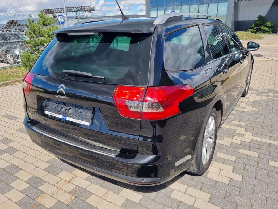 Black Citroen C5 2013 in Siauliai, with an engine capacity of 2.00 L and mileage of 230 thousand km for 4900 €, photo 9 on AUTOMOTO.COM.LV
