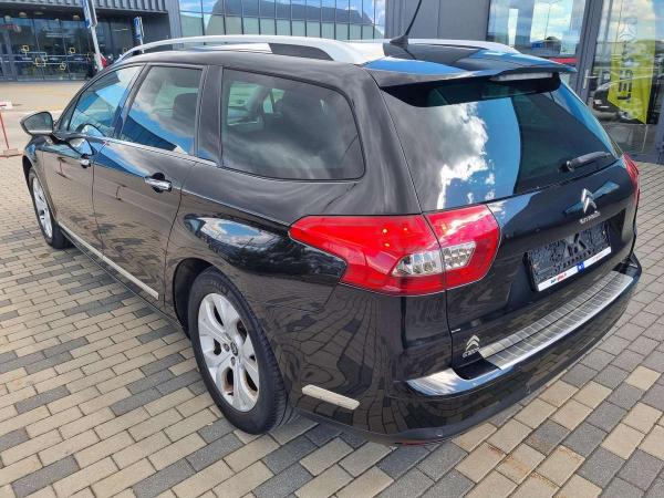 Black Citroen C5 2013 in Siauliai, with an engine capacity of 2.00 L and mileage of 230 thousand km for 4900 €, photo 10 on AUTOMOTO.COM.LV