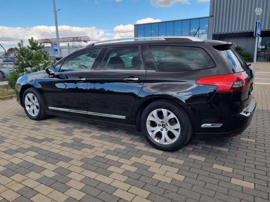 Black Citroen C5 2013 in Siauliai, with an engine capacity of 2.00 L and mileage of 230 thousand km for 4900 €, photo 12 on AUTOMOTO.COM.LV