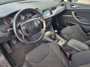 Black Citroen C5 2013 in Siauliai, with an engine capacity of 2.00 L and mileage of 230 thousand km for 4900 €, photo 18 on AUTOMOTO.COM.LV