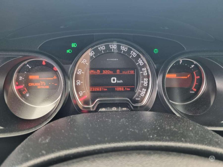 Black Citroen C5 2013 in Siauliai, with an engine capacity of 2.00 L and mileage of 230 thousand km for 4900 €, photo 22 on AUTOMOTO.COM.LV