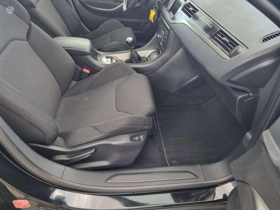 Black Citroen C5 2013 in Siauliai, with an engine capacity of 2.00 L and mileage of 230 thousand km for 4900 €, photo 26 on AUTOMOTO.COM.LV