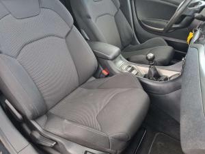Black Citroen C5 2013 in Siauliai, with an engine capacity of 2.00 L and mileage of 230 thousand km for 4900 €, photo 27 on AUTOMOTO.COM.LV