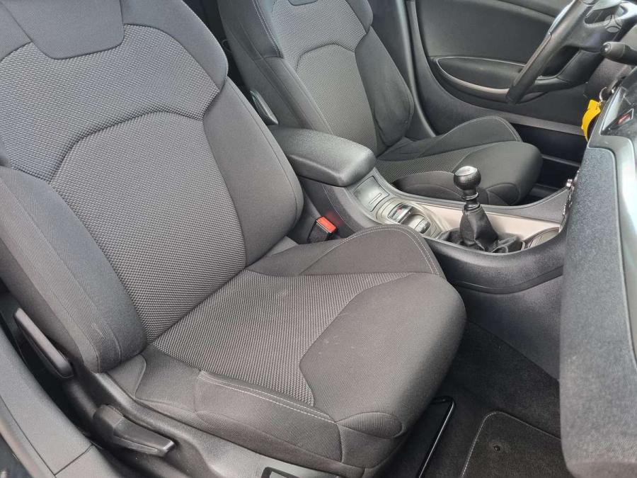 Black Citroen C5 2013 in Siauliai, with an engine capacity of 2.00 L and mileage of 230 thousand km for 4900 €, photo 27 on AUTOMOTO.COM.LV