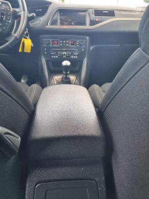 Black Citroen C5 2013 in Siauliai, with an engine capacity of 2.00 L and mileage of 230 thousand km for 4900 €, photo 29 on AUTOMOTO.COM.LV