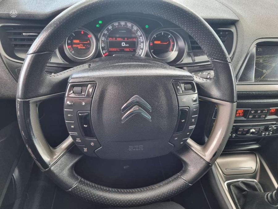 Melns Citroen C5 2013 Šauļi, ar dzinēja tilpumu 2.00 L un nobraukumu 230 tūkst. km par 4900 €, foto 21 vietnē AUTOMOTO.COM.LV