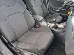 Melns Citroen C5 2013 Šauļi, ar dzinēja tilpumu 2.00 L un nobraukumu 230 tūkst. km par 4900 €, foto 28 vietnē AUTOMOTO.COM.LV