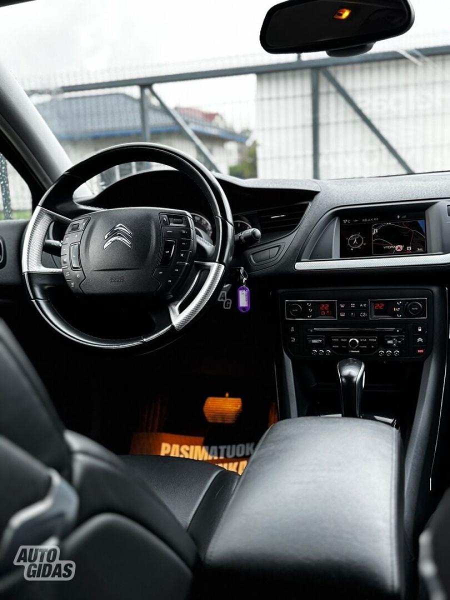 Melns Citroen C5 2013 Klaipėda, ar dzinēja tilpumu 3.00 L un nobraukumu 282 tūkst. km par 5500 €, foto 14 vietnē AUTOMOTO.COM.LV