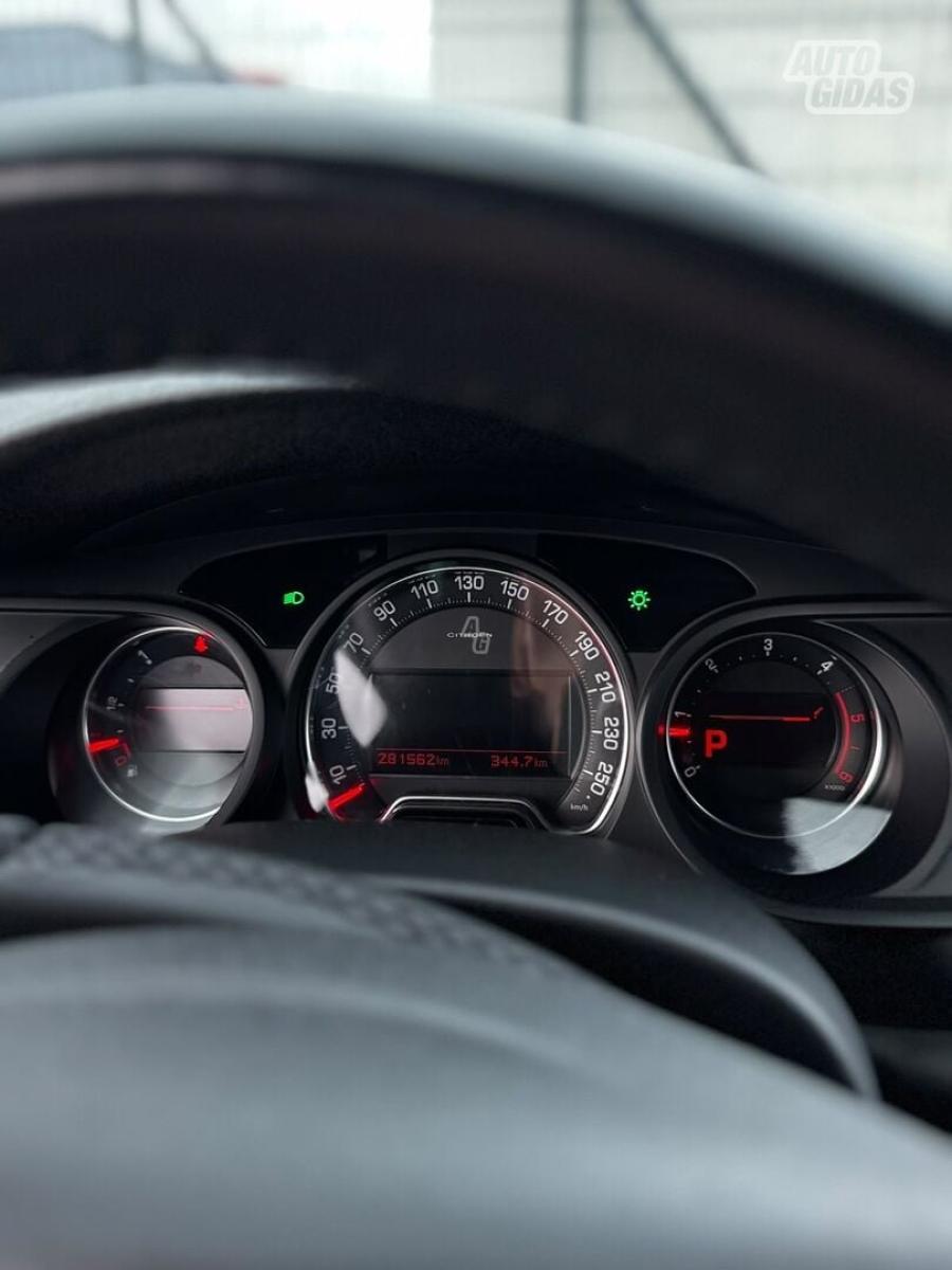 Melns Citroen C5 2013 Klaipėda, ar dzinēja tilpumu 3.00 L un nobraukumu 282 tūkst. km par 5500 €, foto 17 vietnē AUTOMOTO.COM.LV