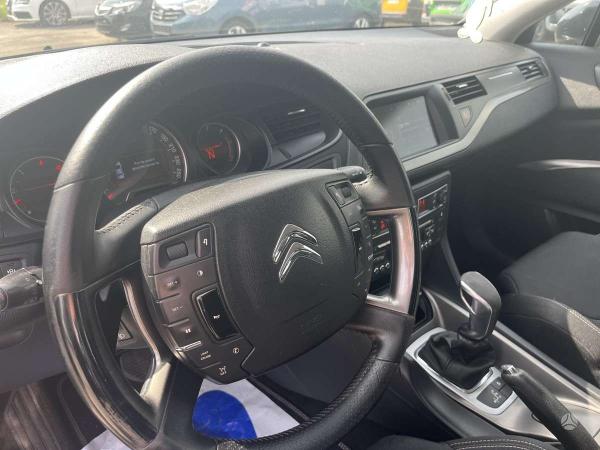 Black Citroen C5 2014 in Taurage, with an engine capacity of 1.56 L and mileage of 318 thousand km for 3500 €, photo 10 on AUTOMOTO.COM.LV