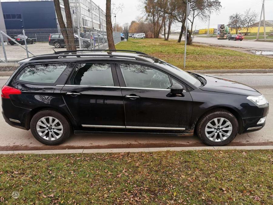 Melns Citroen C5 2015 Kauņa, ar dzinēja tilpumu 1.56 L un nobraukumu 270 tūkst. km par 3950 €, foto 5 vietnē AUTOMOTO.COM.LV
