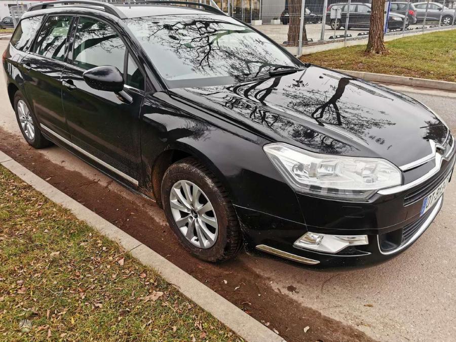 Black Citroen C5 2015 in Kaunas, with an engine capacity of 1.56 L and mileage of 270 thousand km for 3950 €, photo 2 on AUTOMOTO.COM.LV