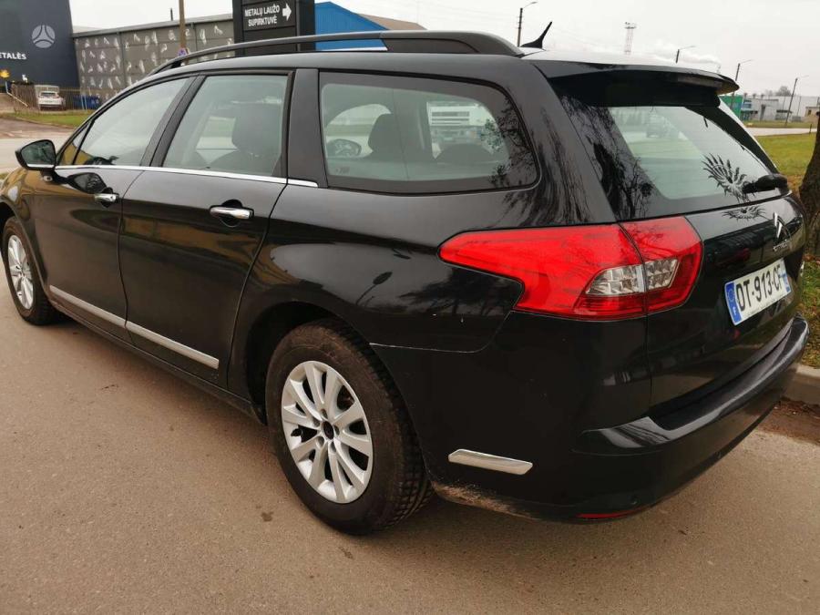 Black Citroen C5 2015 in Kaunas, with an engine capacity of 1.56 L and mileage of 270 thousand km for 3950 €, photo 8 on AUTOMOTO.COM.LV