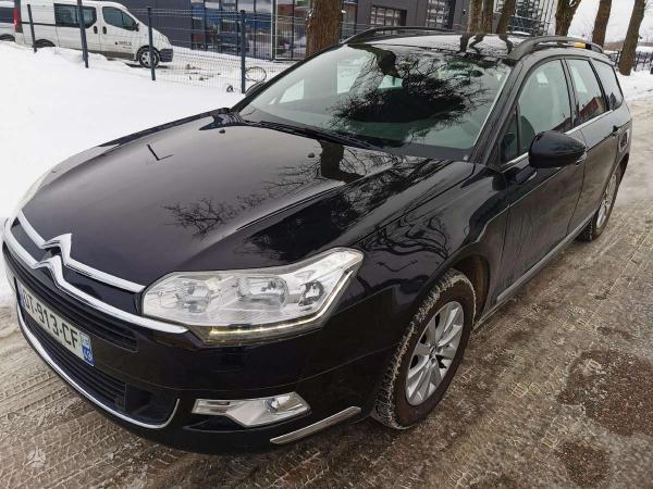 Melns Citroen C5 2015 Kauņa, ar dzinēja tilpumu 1.56 L un nobraukumu 270 tūkst. km par 3900 €, foto 1 vietnē AUTOMOTO.COM.LV