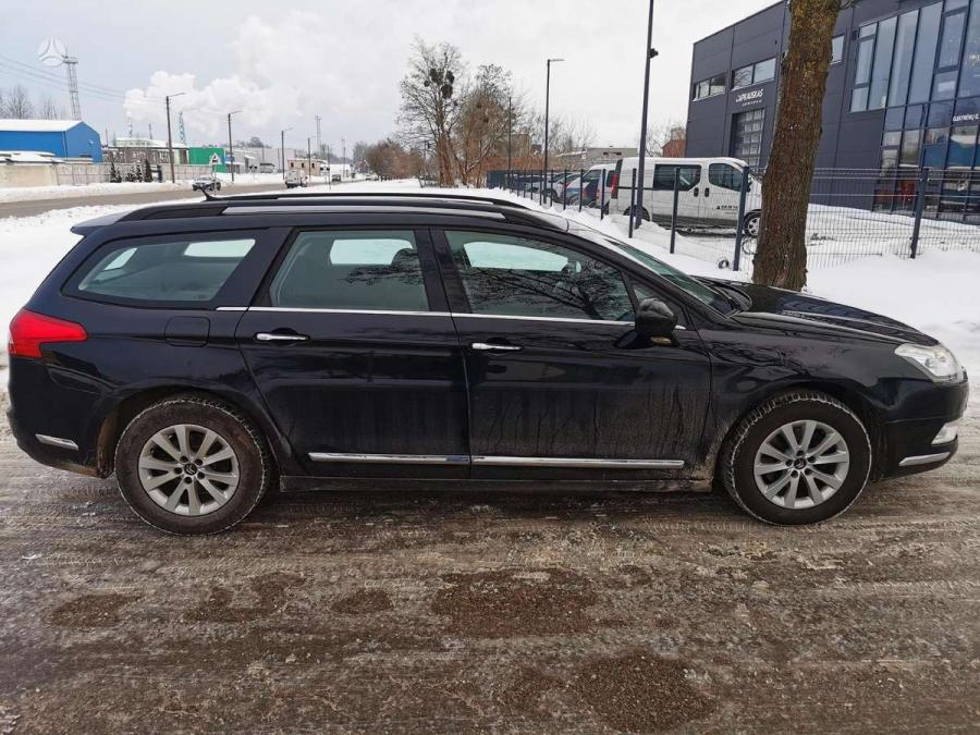 Melns Citroen C5 2015 Kauņa, ar dzinēja tilpumu 1.56 L un nobraukumu 270 tūkst. km par 3850 €, foto 5 vietnē AUTOMOTO.COM.LV