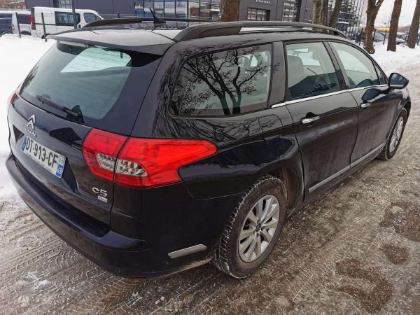 Black Citroen C5 2015 in Kaunas, with an engine capacity of 1.56 L and mileage of 270 thousand km for 3750 €, photo 8 on AUTOMOTO.COM.LV