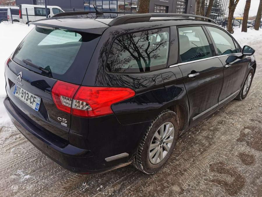 Black Citroen C5 2015 in Kaunas, with an engine capacity of 1.56 L and mileage of 270 thousand km for 3750 €, photo 8 on AUTOMOTO.COM.LV