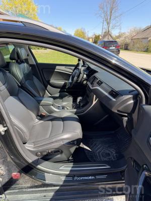 Black Citroen C5 2015 in Ventspils, with an engine capacity of 2.00 L and mileage of 237 thousand km for 6900 €, photo 13 on AUTOMOTO.COM.LV