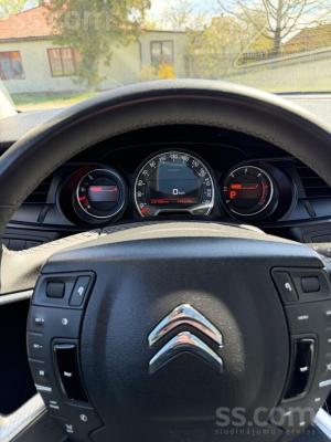 Black Citroen C5 2015 in Ventspils, with an engine capacity of 2.00 L and mileage of 237 thousand km for 6900 €, photo 25 on AUTOMOTO.COM.LV