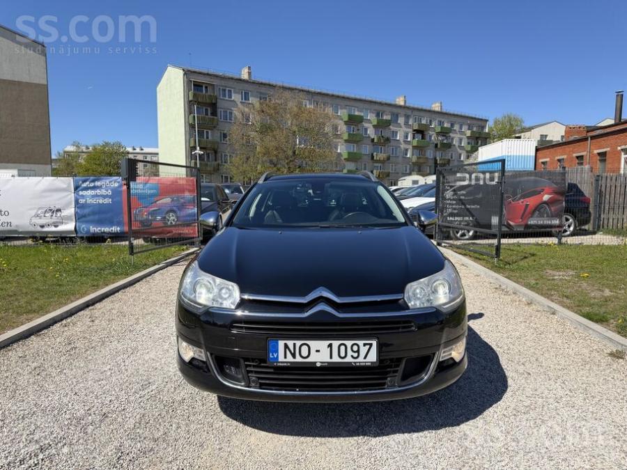 Black Citroen C5 2015 in Ventspils, with an engine capacity of 2.00 L and mileage of 237 thousand km for 6300 €, photo 3 on AUTOMOTO.COM.LV
