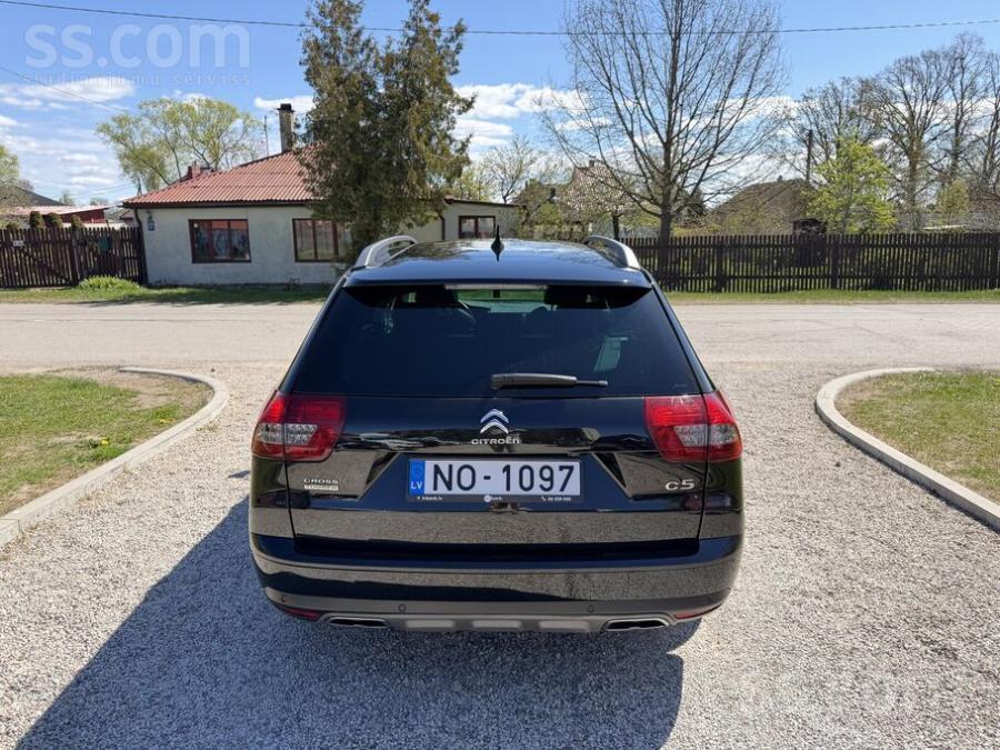 Black Citroen C5 2015 in Ventspils, with an engine capacity of 2.00 L and mileage of 237 thousand km for 6300 €, photo 6 on AUTOMOTO.COM.LV