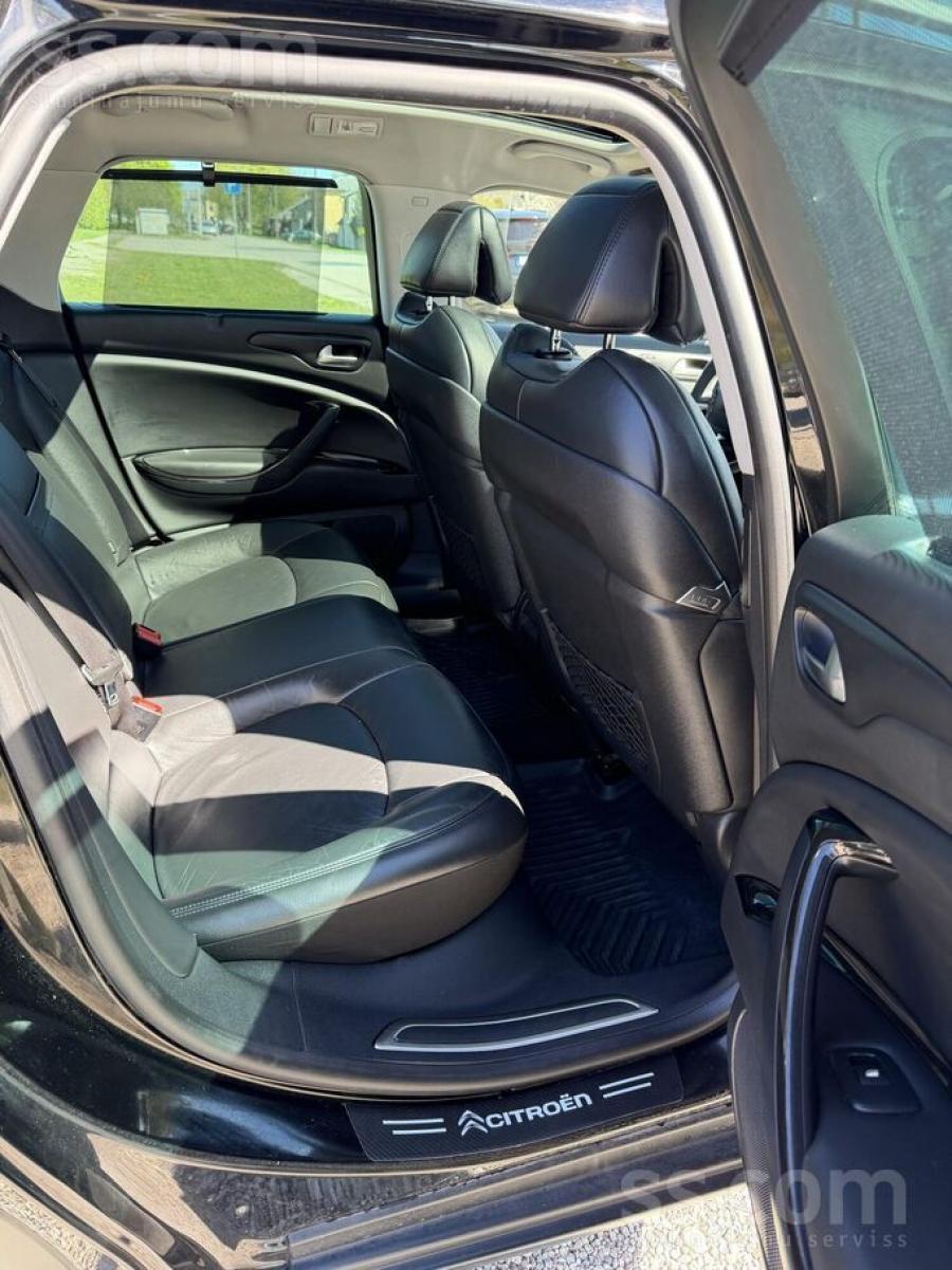 Black Citroen C5 2015 in Ventspils, with an engine capacity of 2.00 L and mileage of 237 thousand km for 6300 €, photo 15 on AUTOMOTO.COM.LV