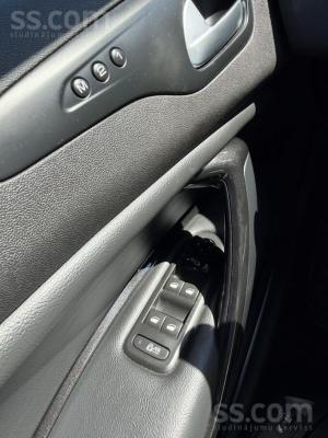 Black Citroen C5 2015 in Ventspils, with an engine capacity of 2.00 L and mileage of 237 thousand km for 6300 €, photo 32 on AUTOMOTO.COM.LV
