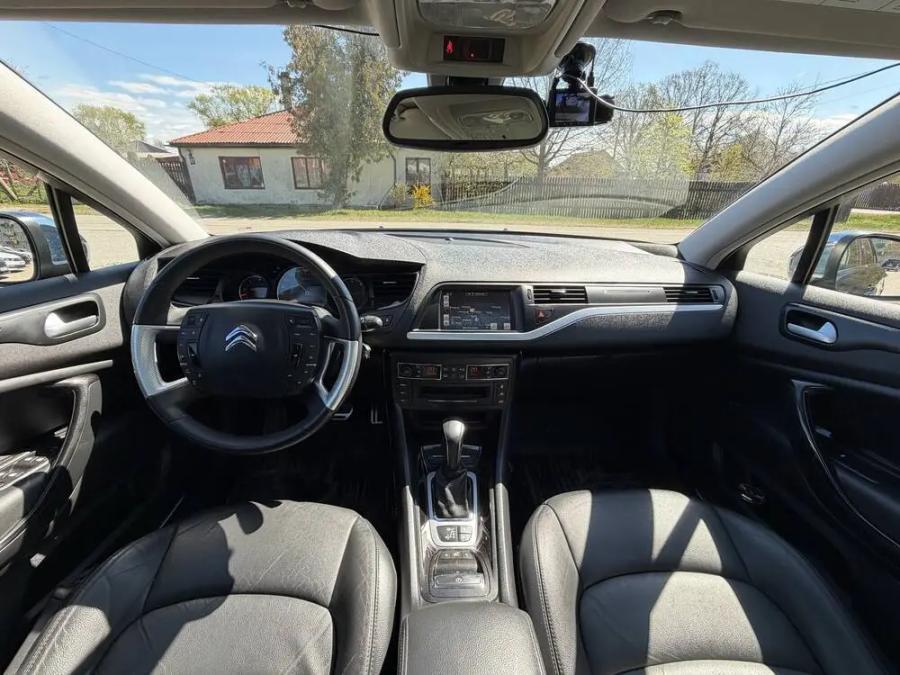 Melns Citroen C5 2015 Ventspils, ar dzinēja tilpumu 2.00 L un nobraukumu 237 tūkst. km par 6300 €, foto 21 vietnē AUTOMOTO.COM.LV
