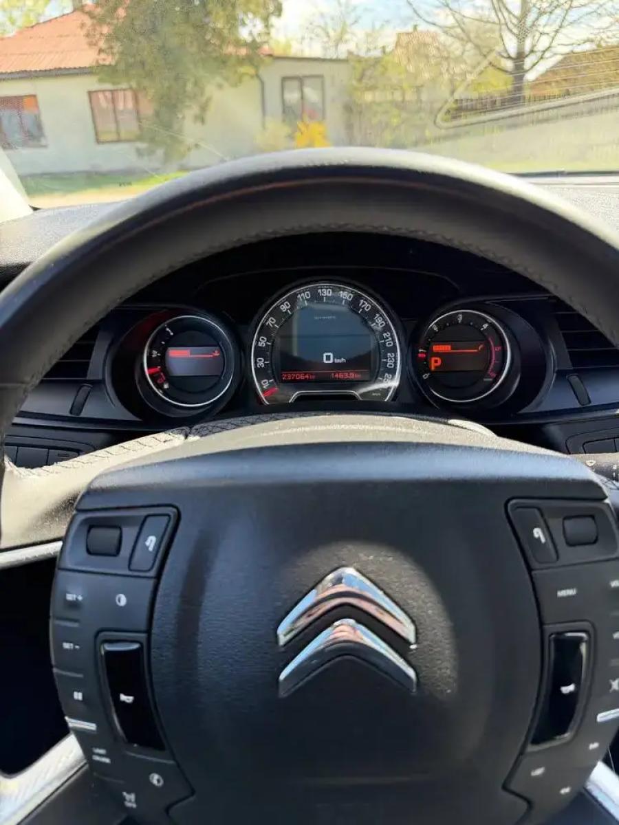 Melns Citroen C5 2015 Ventspils, ar dzinēja tilpumu 2.00 L un nobraukumu 237 tūkst. km par 6300 €, foto 25 vietnē AUTOMOTO.COM.LV