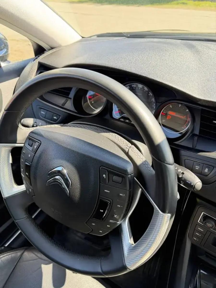 Melns Citroen C5 2015 Ventspils, ar dzinēja tilpumu 2.00 L un nobraukumu 237 tūkst. km par 6300 €, foto 26 vietnē AUTOMOTO.COM.LV