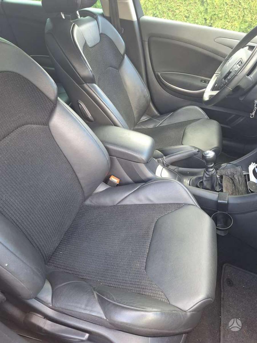 Melns Citroen C5 2016 Šilalė, ar dzinēja tilpumu 2.00 L un nobraukumu 273 tūkst. km par 5950 €, foto 13 vietnē AUTOMOTO.COM.LV