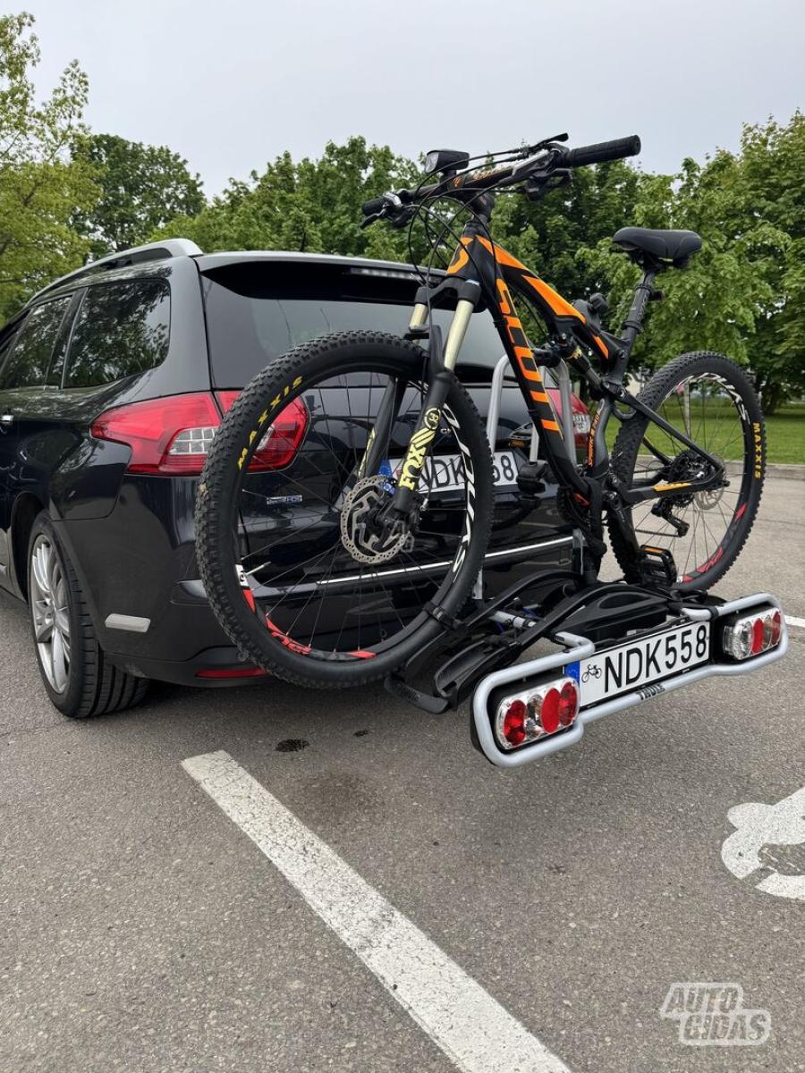 Black Citroen C5 2016 in Kaunas, with an engine capacity of 2.00 L and mileage of 222 thousand km for 5500 €, photo 16 on AUTOMOTO.COM.LV