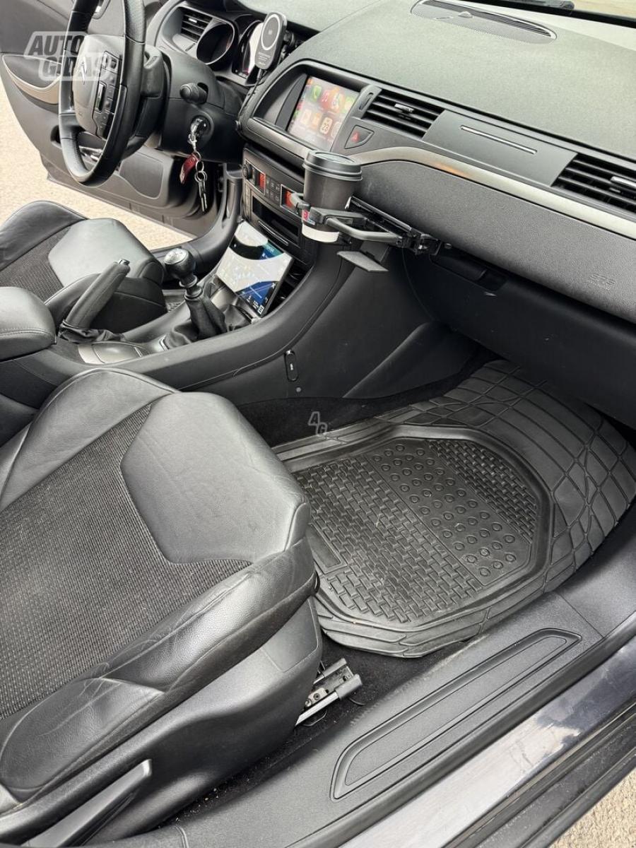 Black Citroen C5 2016 in Kaunas, with an engine capacity of 2.00 L and mileage of 222 thousand km for 5500 €, photo 18 on AUTOMOTO.COM.LV